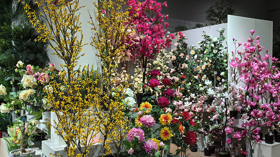 Artificial Flowers in Retail Visual Merchandising: Creating Eye ...